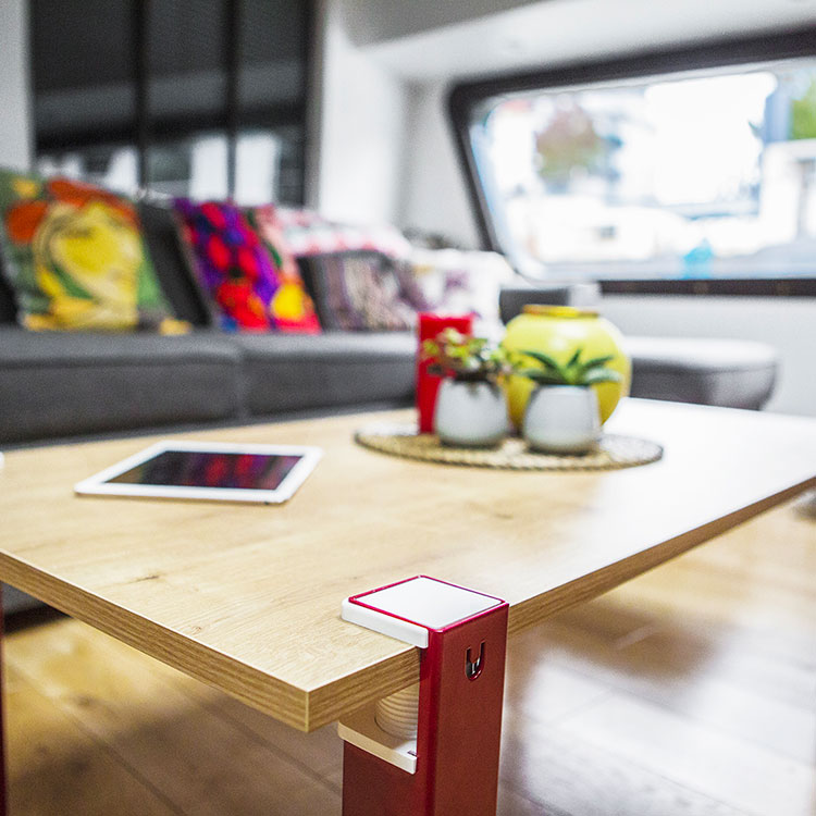 UZY : Le mobilier modulable, pied de table, banc